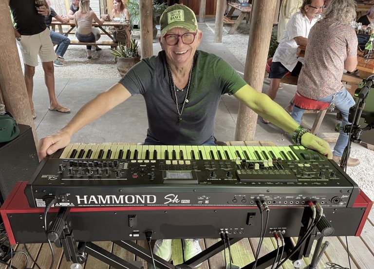 Robin Swenson – Hammond Family Artists